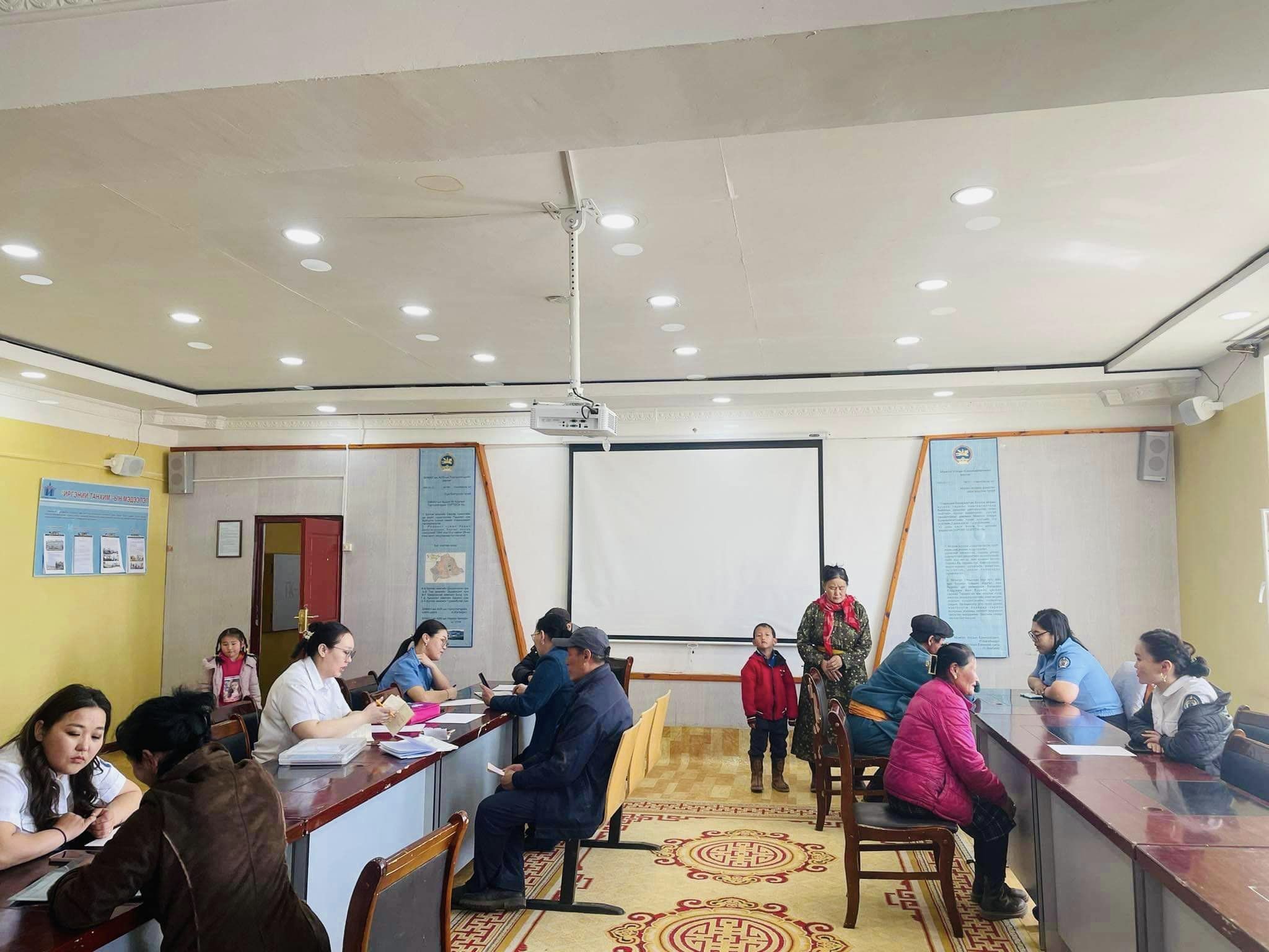 Шүүх нүүдэллэн ажиллалаа Булган аймаг дахь Шүүхийн тамгын газар